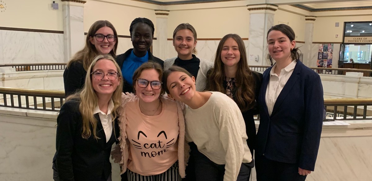 Mock Trial students gain experience in field of law – Marian Network ...